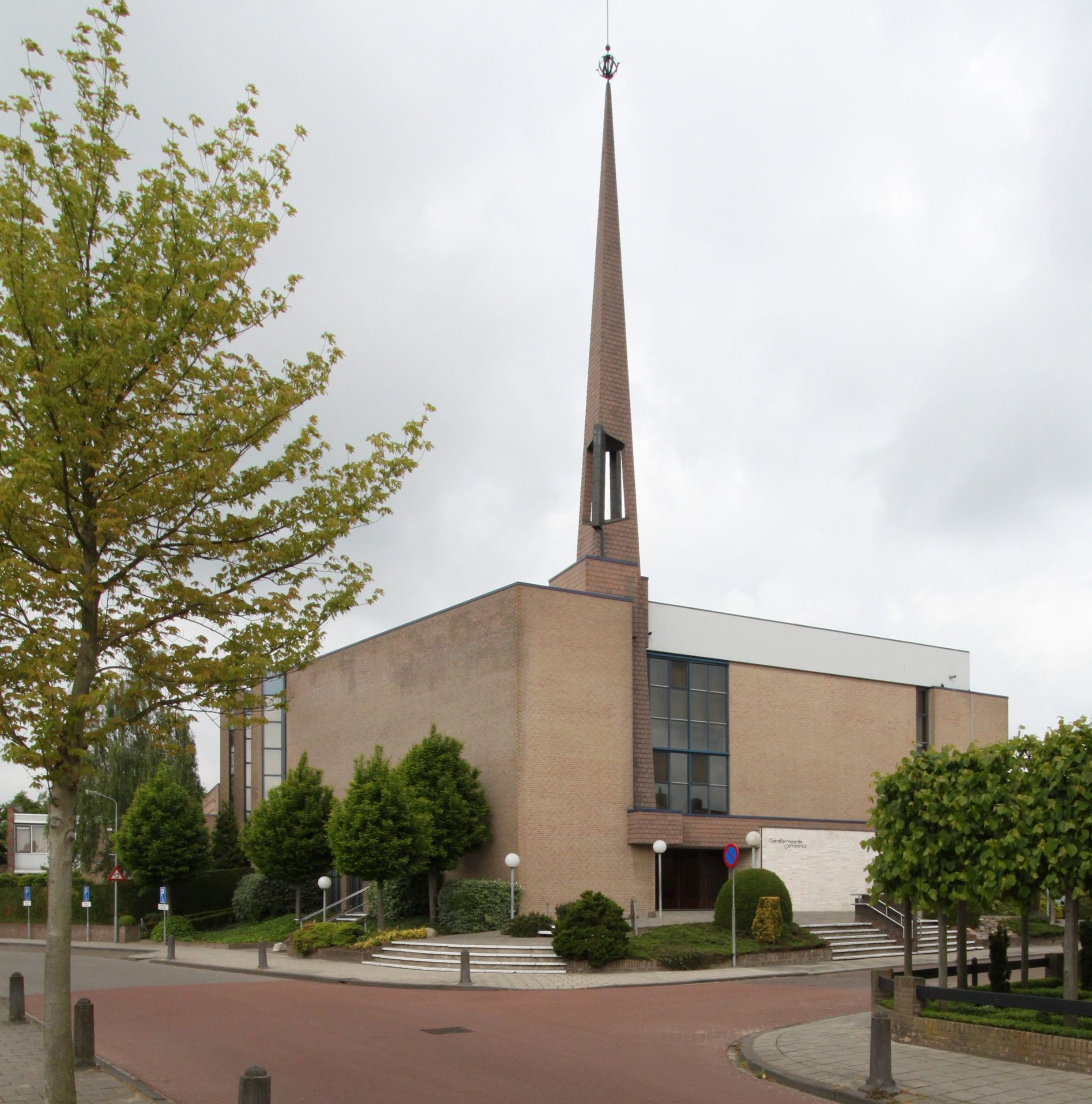 Protestantse kerken Heenvliet en Zwartewaal waarschijnlijk dicht, oude ...