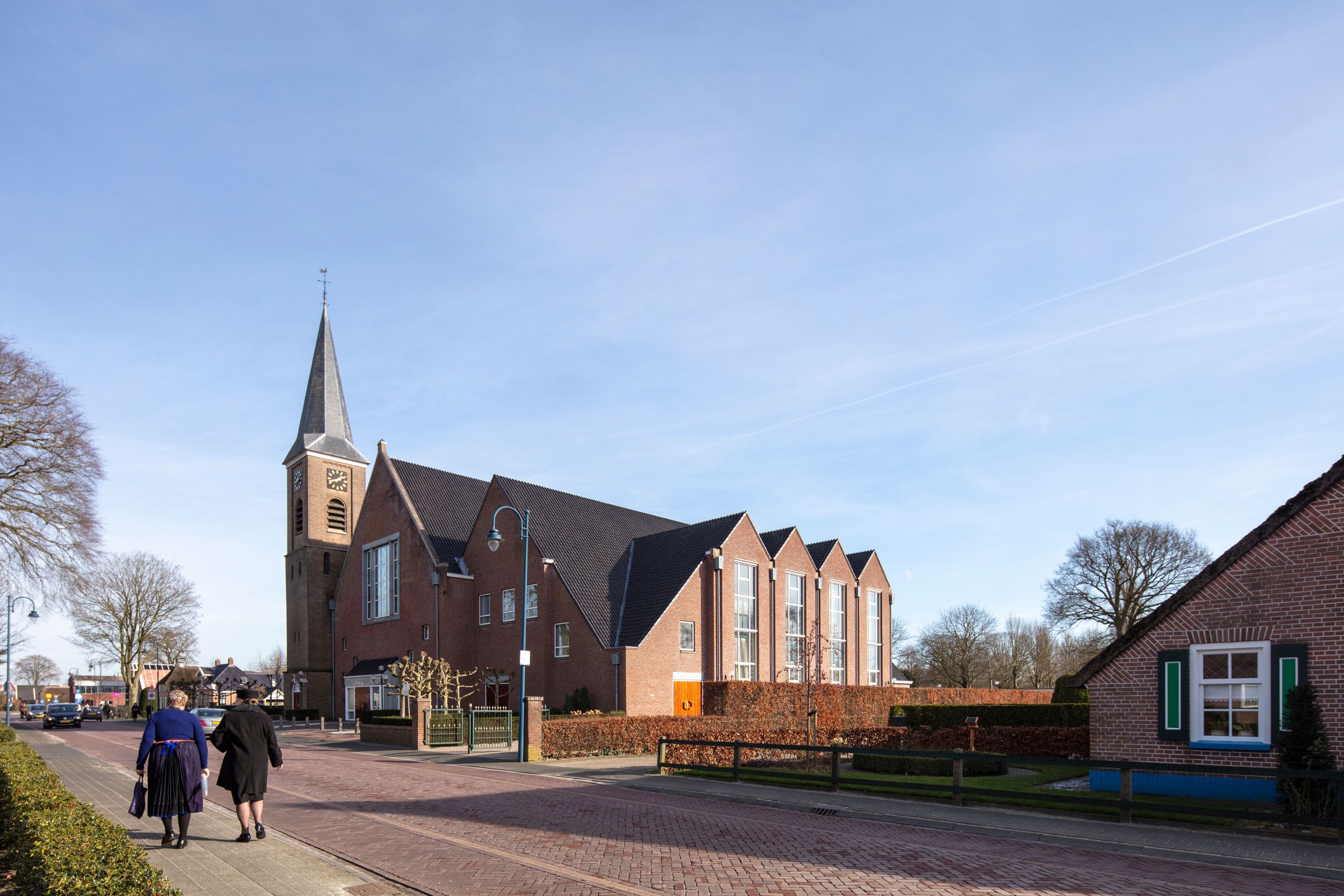 Ds. Verschuure voor Balkanzending: Licht der wereld schijnt op de ...
