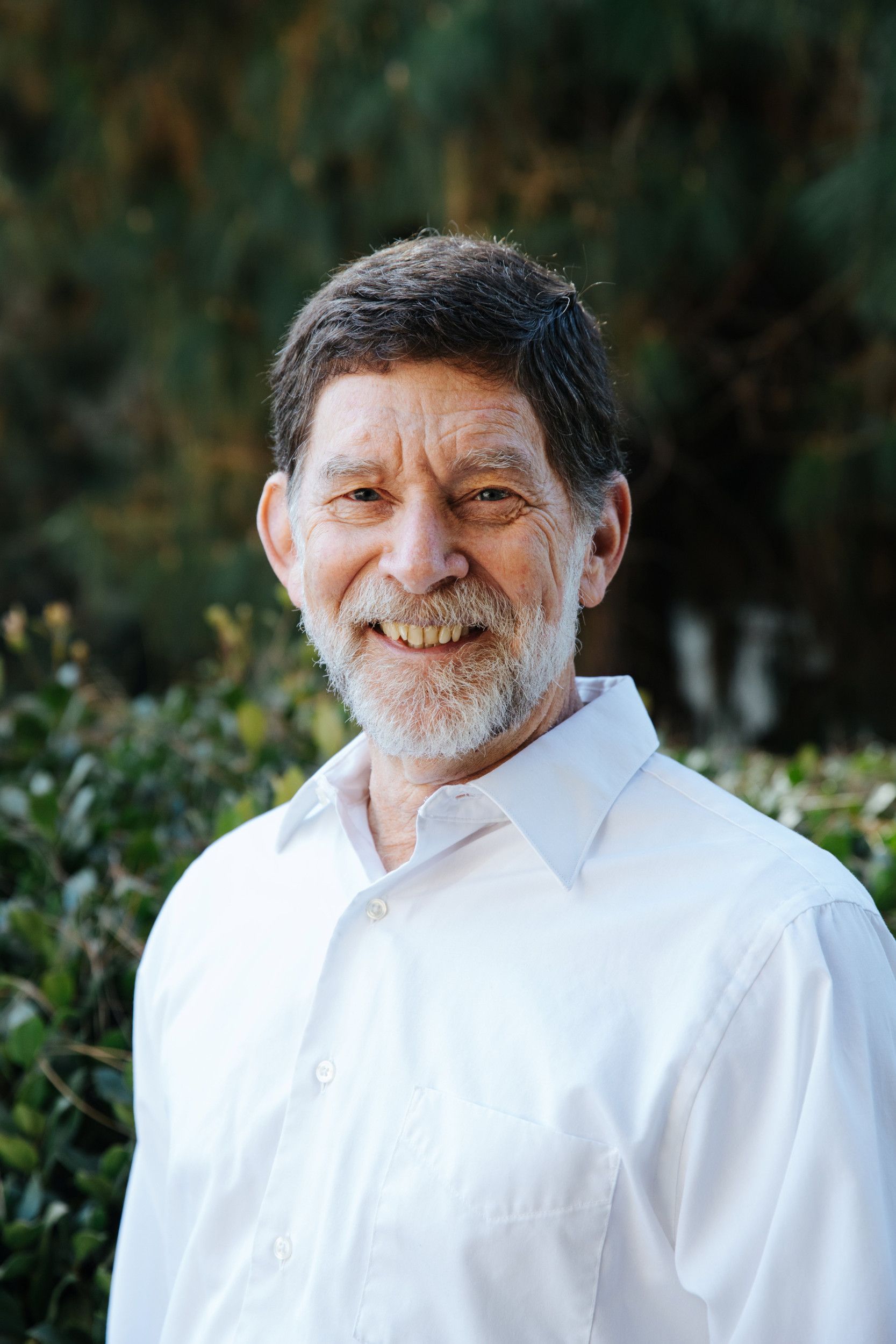 Tuvya Zaretsky helpt jonge stellen; „Ik ben christen, zij is Joods en ...