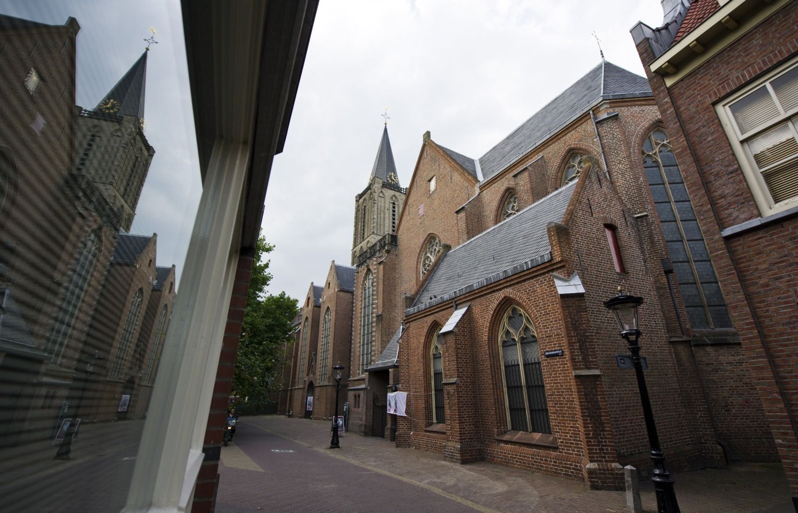 Op dak van historische Jacobikerk liggen straks wel zonnepanelen