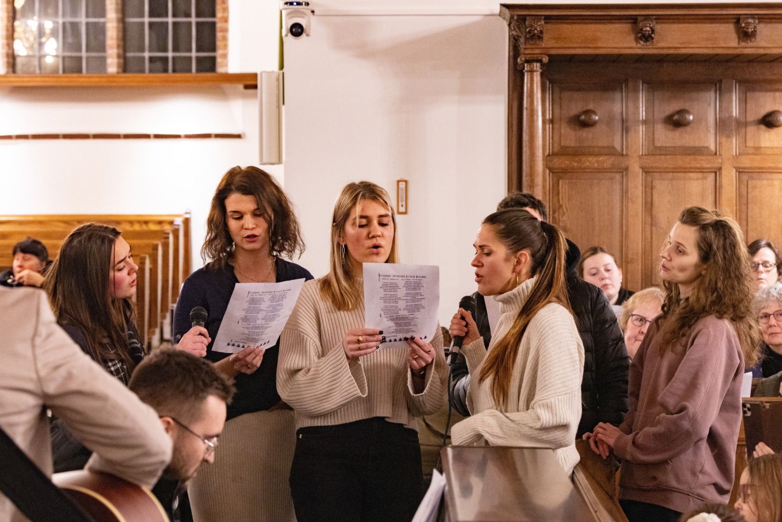 Kerstviering met Oekraïners in Ridderkerkse Singelkerk
