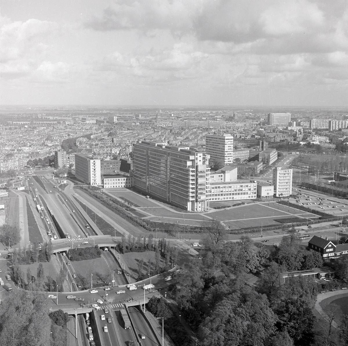 Erasmus Medisch Centrum kijkt een halve eeuw terug