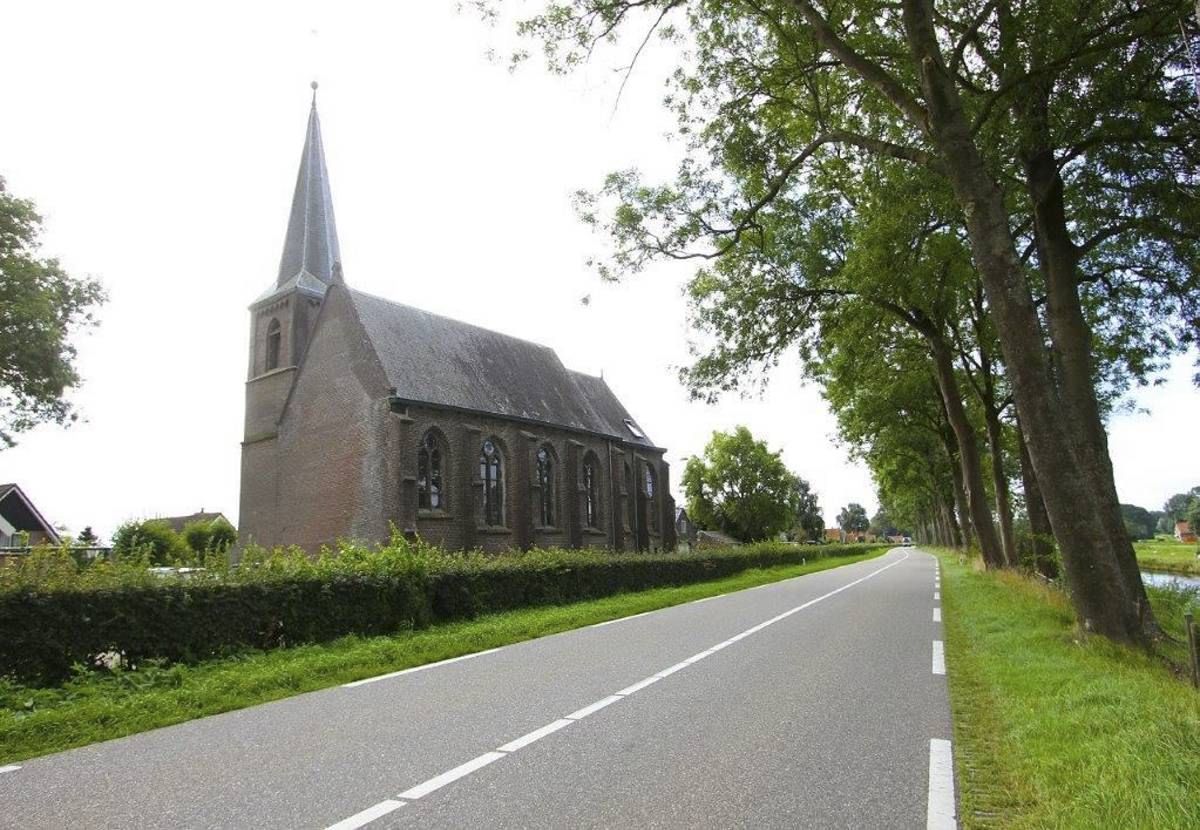 Rooms-katholieke kerk Kuinre te koop