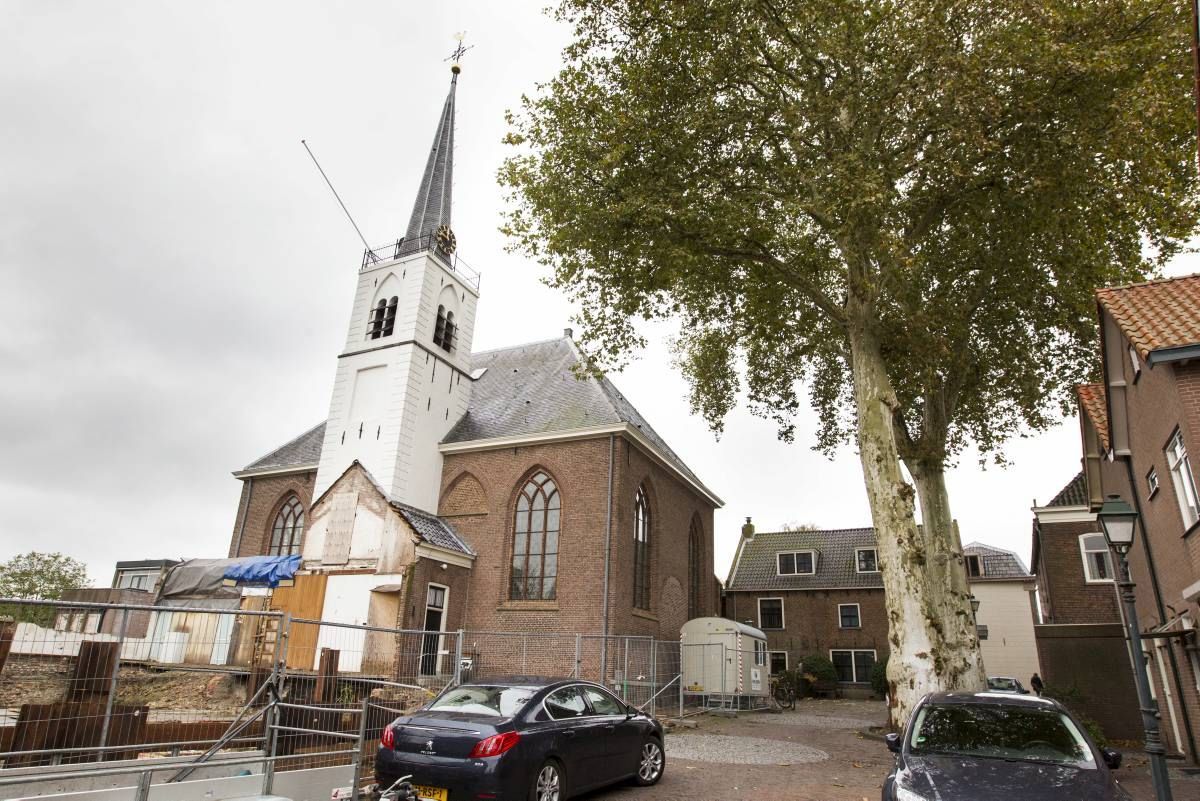 Meerkerk slaat de eerste paal