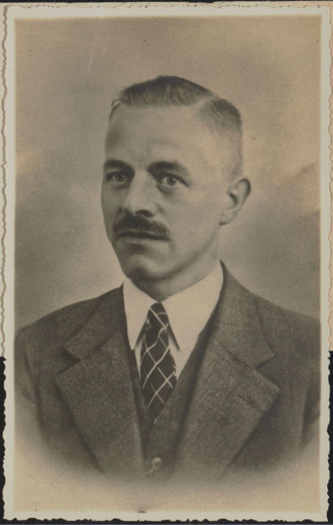 Rob ontdekt details over executie van opa Vlastuin: „Gewetenloosheid ...