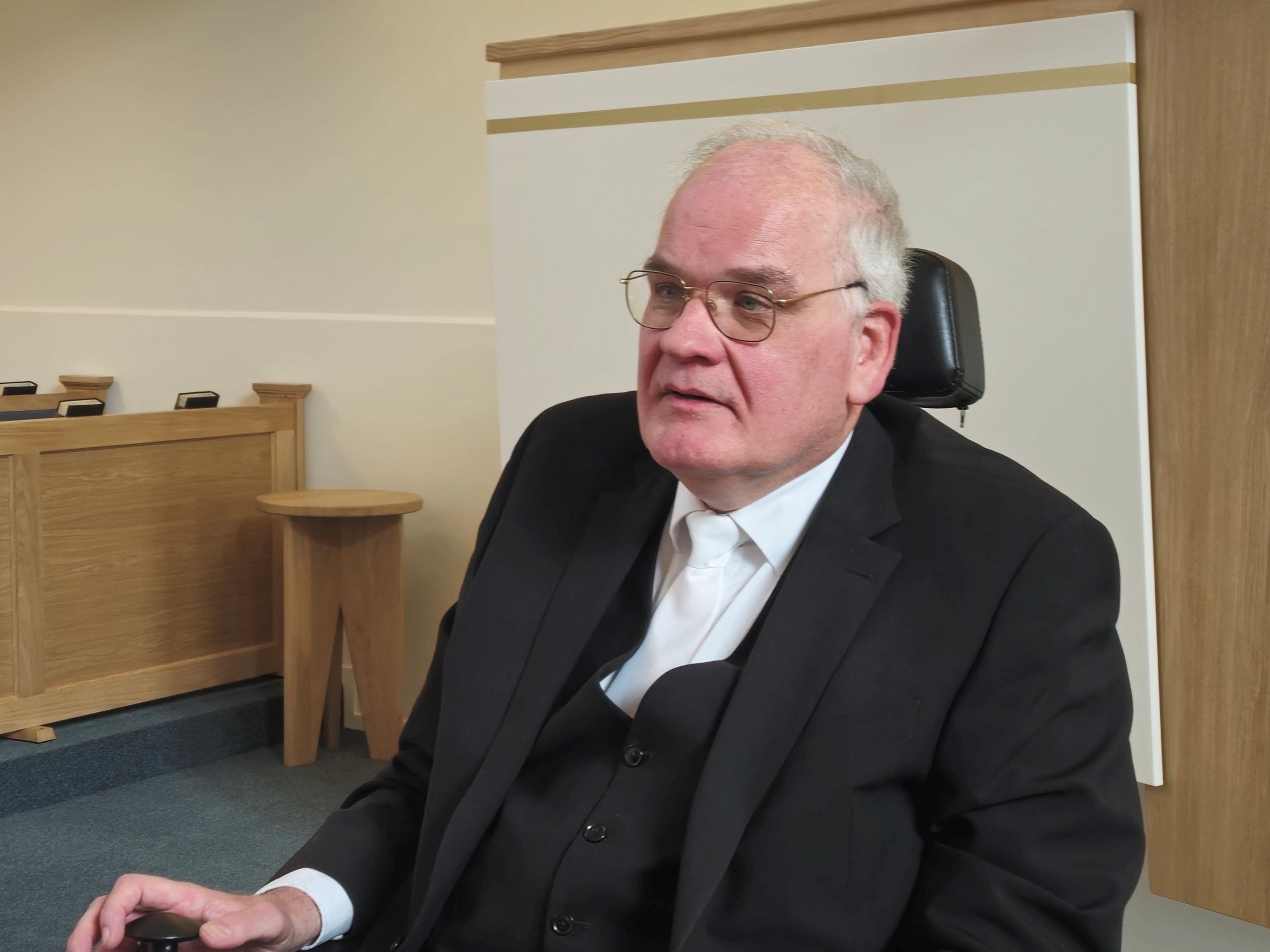 Ds. D.W. Tuinier legt de herdersstaf neer vanwege ernstige spierziekte