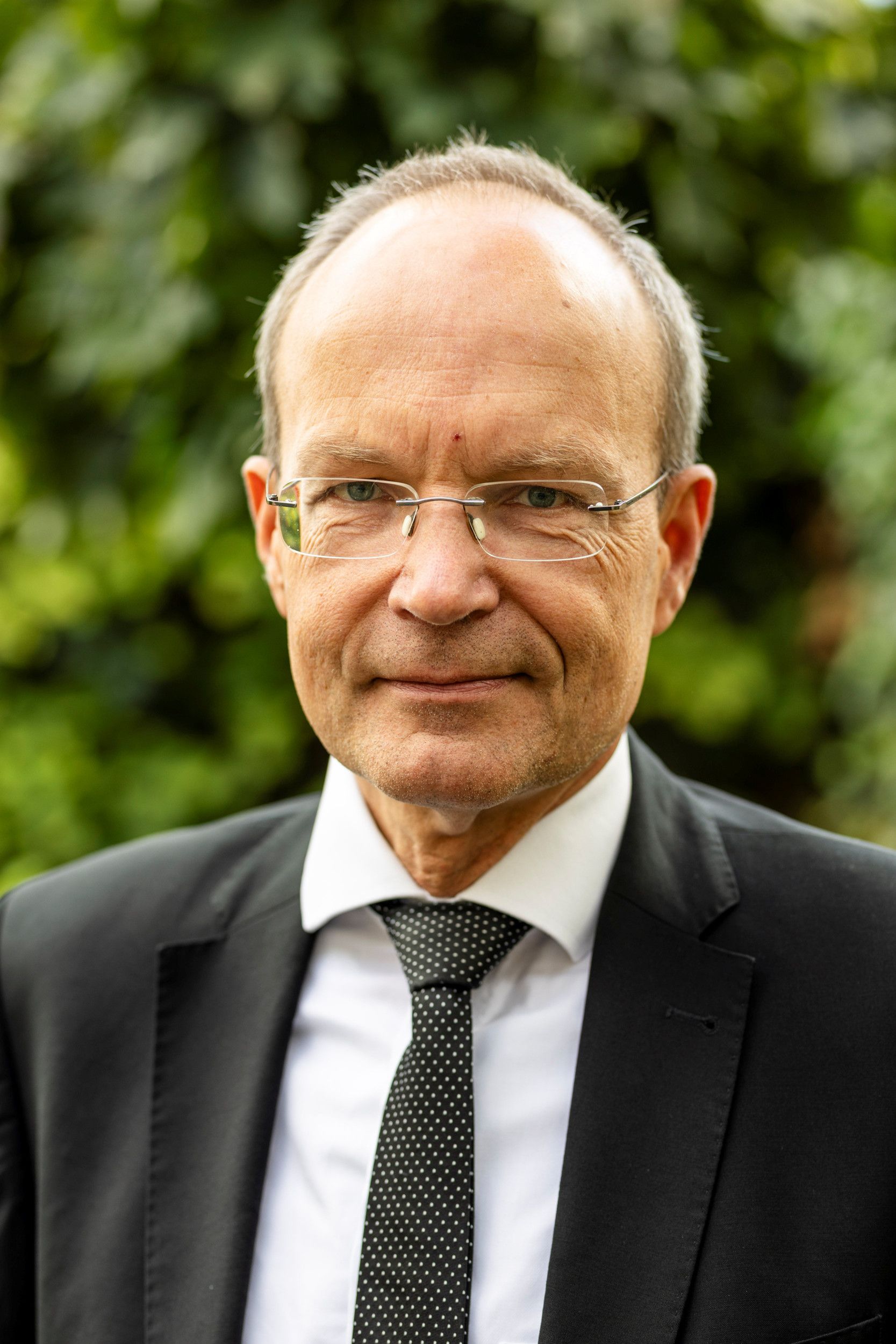 Verder met Rome? Dr. De Vries en dr. Brons: Leerstellige kloof is ...