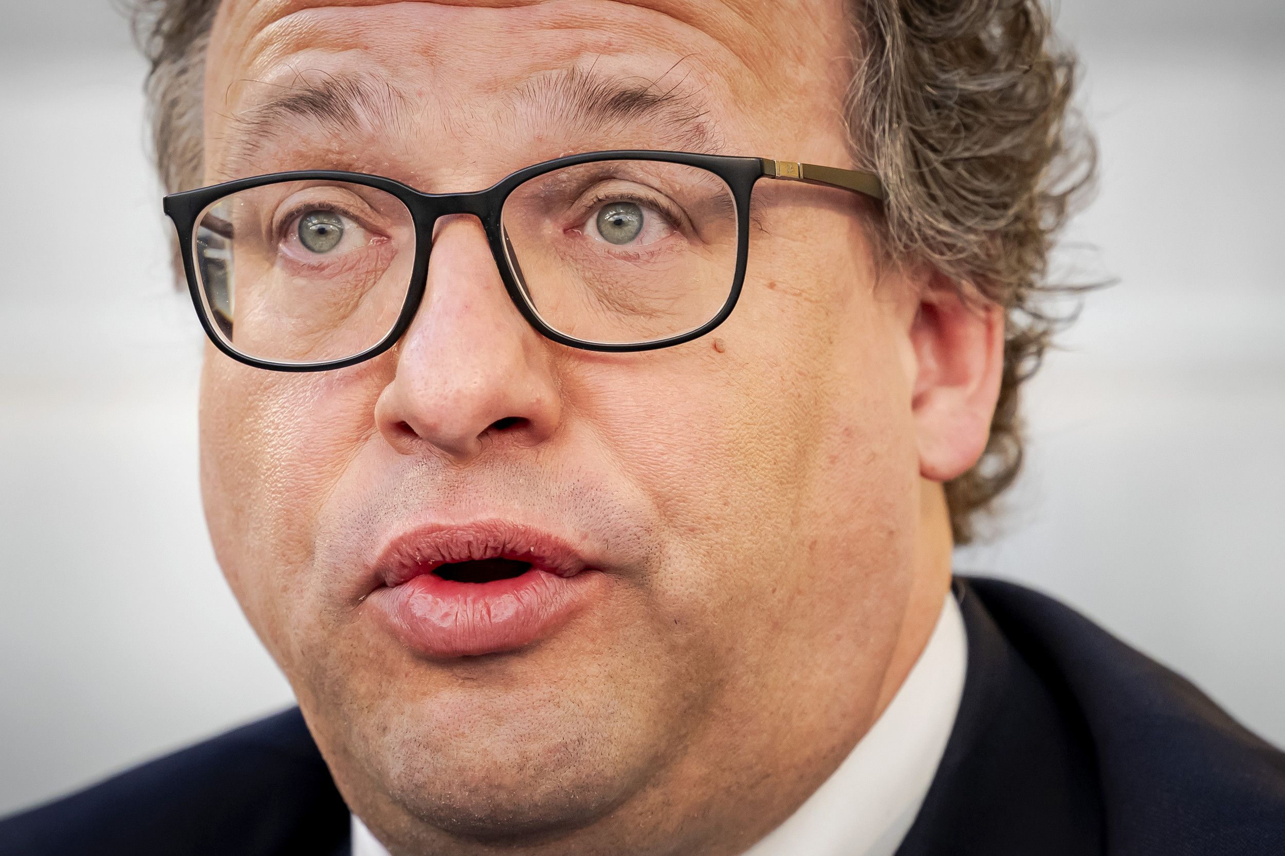Jetten tikt JA21 subtiel op de vingers, Koolmees maakt reclame voor NS
