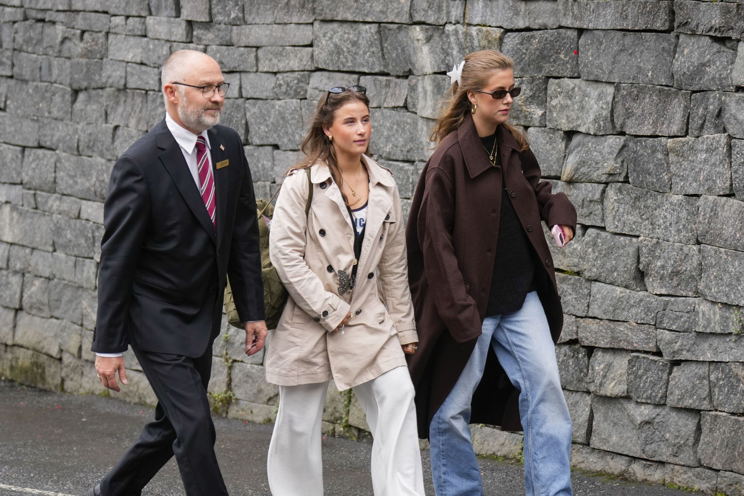 Dochters van Märtha Louise trekken zich niets aan van koninklijke kaders