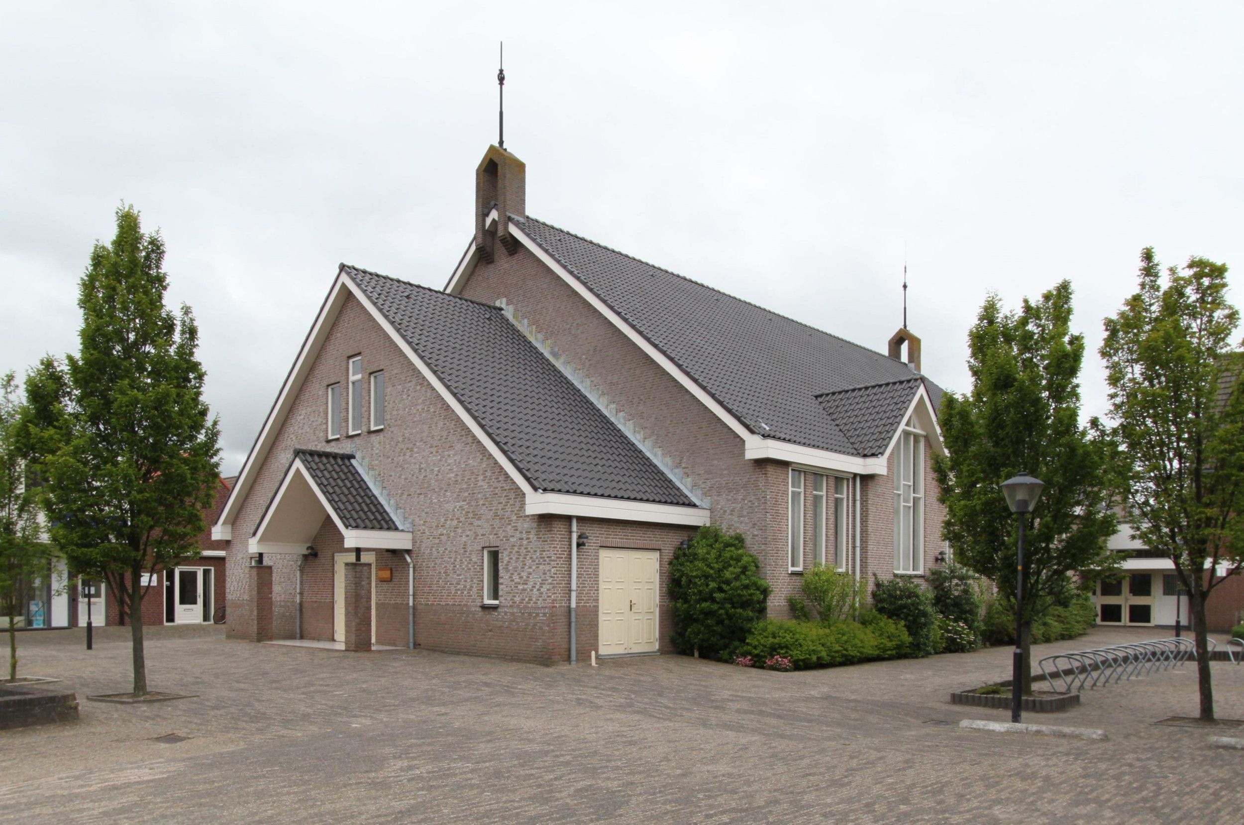 Ds. Clements neemt beroep aan naar gg Benthuizen