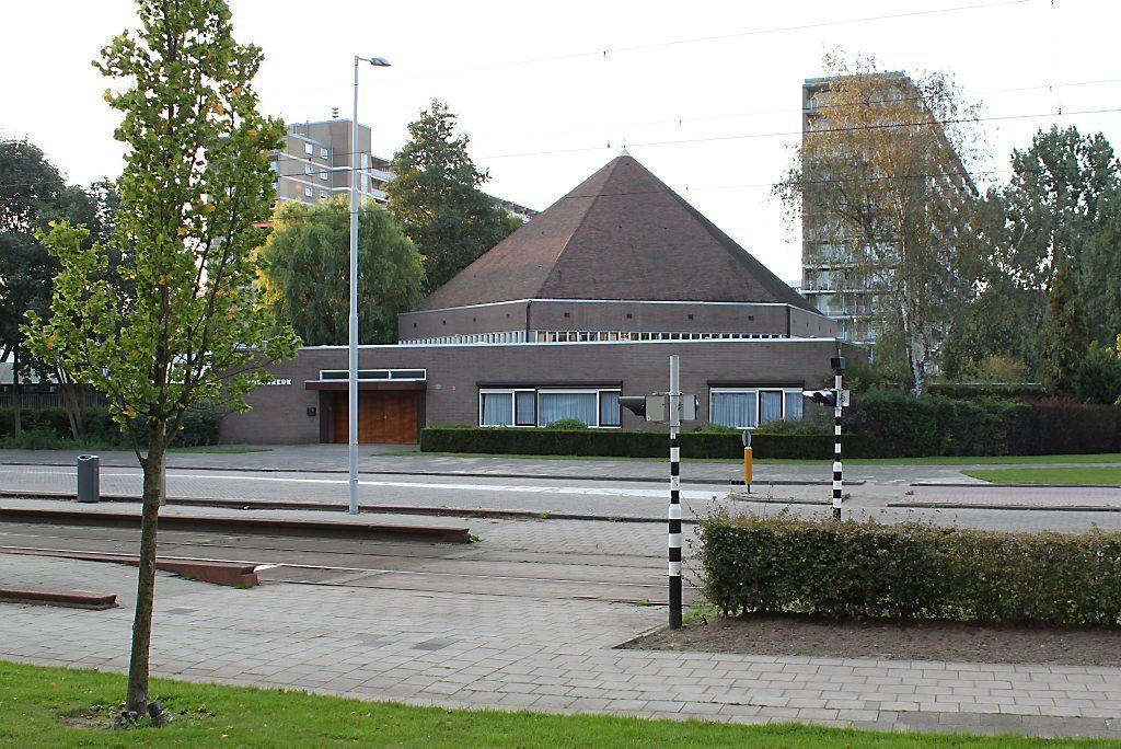 Ds. G. Hoogerland neemt beroep aan naar gg Rotterdam-IJsselmonde