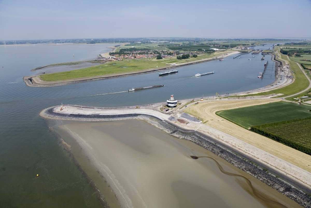 Jubilerend kanaal Zuid-Beveland in de zomer „heksenketel”