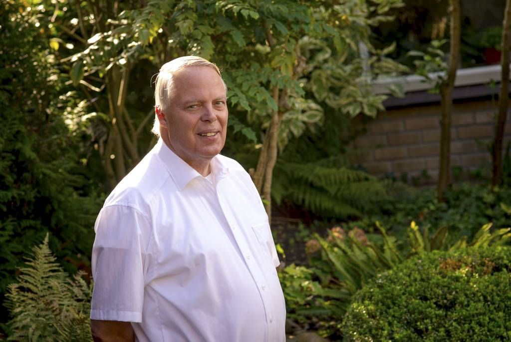 Ds. C. N. van Dis 25 jaar predikant